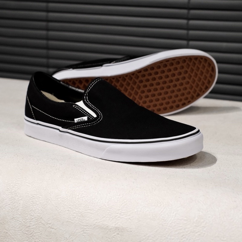Jual SEPATU VANS SLIPON BLACK/WHITE CLASSIC (ORIGINAL) | Shopee Indonesia