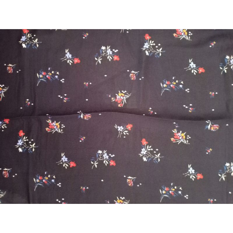 Jual KAIN WOLFIS MULTI BUNGA KECIL DASAR HITAM (1,2 m = Rp. 30.000 ...