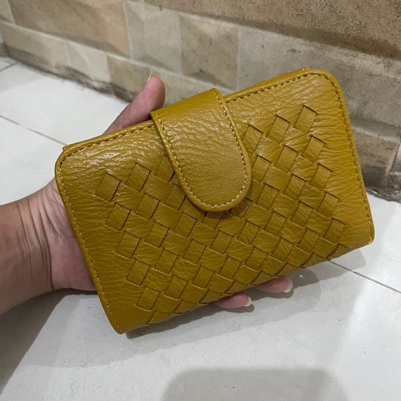 Jual Dompet pendek anyaman lipat kancing import Highquality | Shopee ...