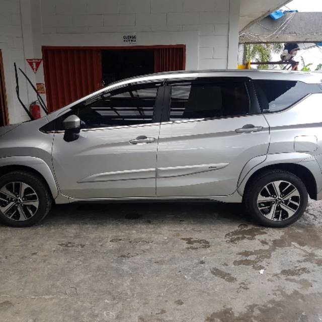 Jual Side body molding xpander List body xpander | Shopee Indonesia