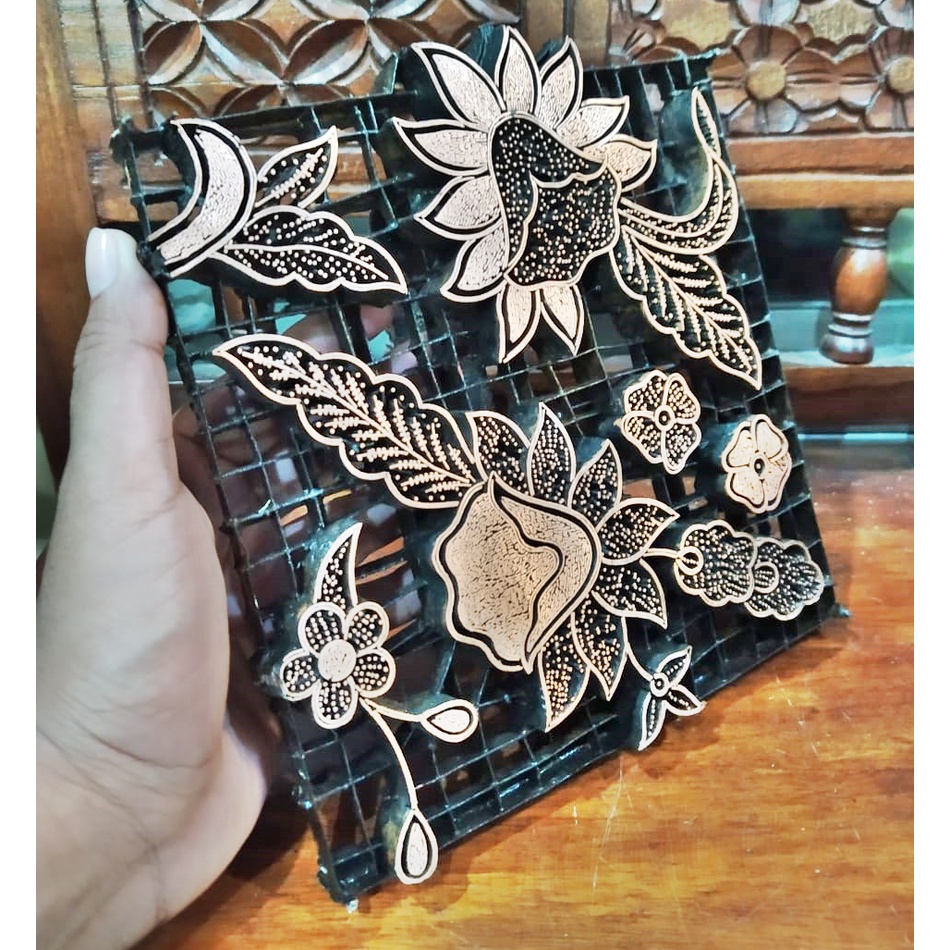 Jual Alat cap batik Bahan tembaga dan besi Motif antik Untuk cap batik ...