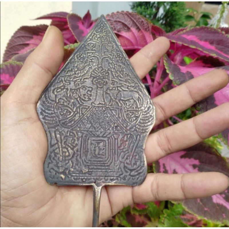 Jual keris gunungan Wayang kuningan hitam | Shopee Indonesia