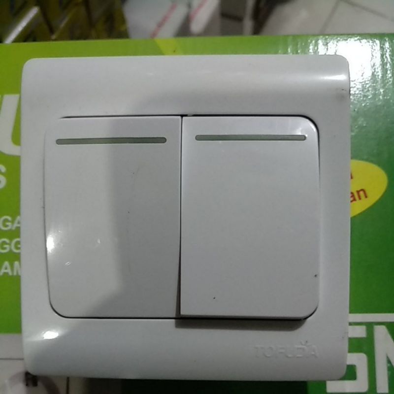 Jual SAKLAR STOP KONTAK TRIPLE TOFUDA WIDE MODEL RADIUM | Shopee Indonesia