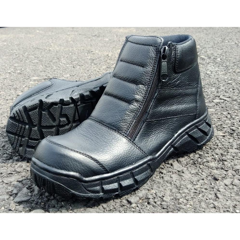 Jual Sepatu Safety Bahan Kulit Ujung Besi Merk Kickers Dubai | Shopee ...