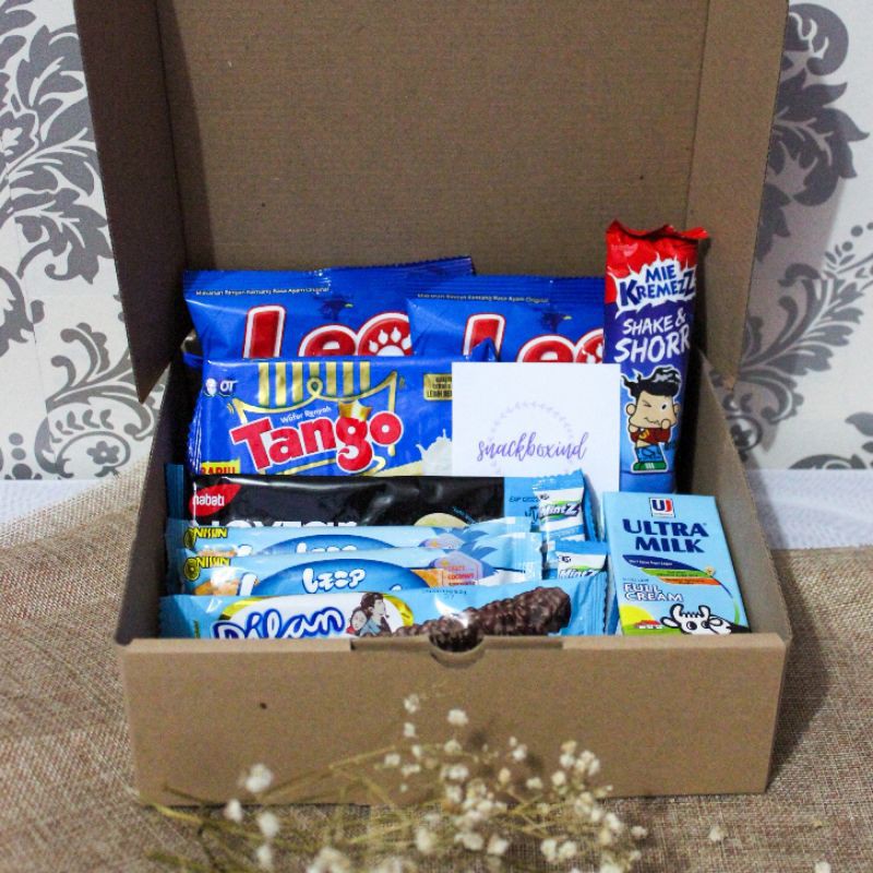Jual Snack Box / Gift Box / Hadiah Ulang Tahun Sidang Wisuda / Warna ...