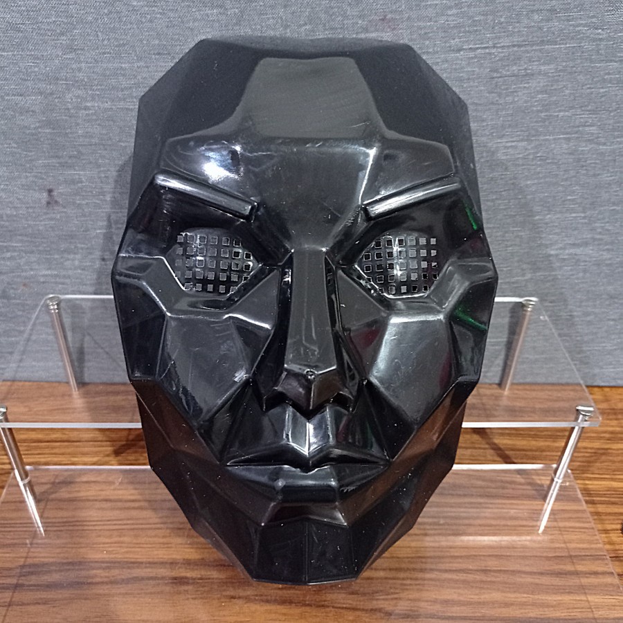 Jual Topeng Squid Game Staff Guard Soldier Mask | Shopee Indonesia