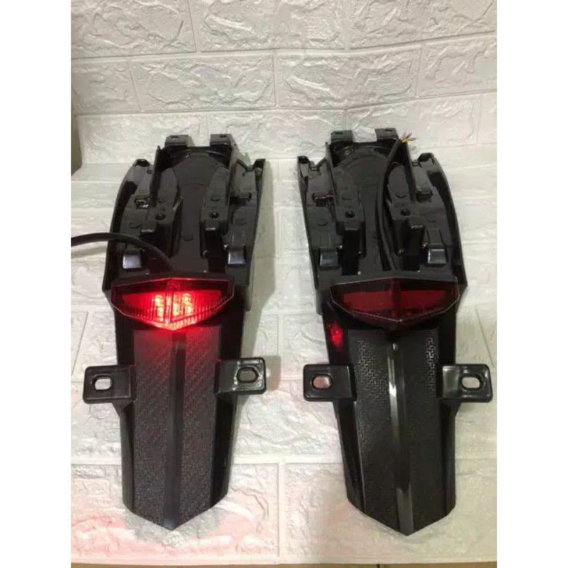 Jual Spakbor belakang Crf 150 plus stoplamp 3in1 dan dudukan plat | Shopee Indonesia
