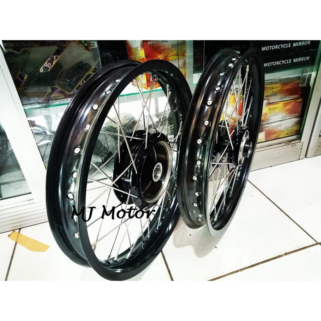 Jual Paketan Velg Ring 18 Rx King Tapak Lebar 215/250 - Paket Komplit ...