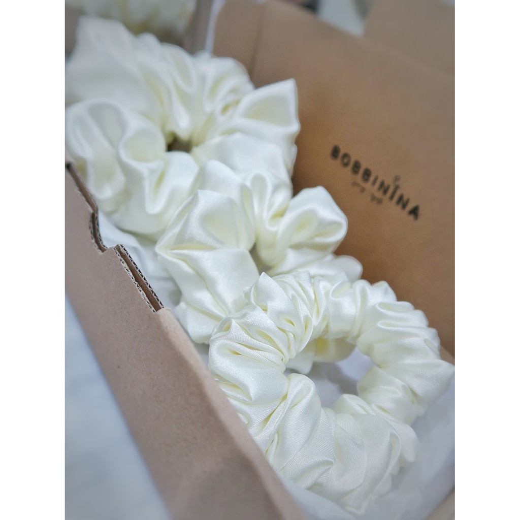 Jual Scrunchie 1 box isi 3 ( Broken White ) | Shopee Indonesia