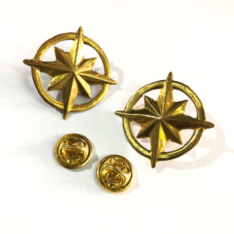 Jual pin kerah atribut monogram pelayaran maritim | pin monogram arah ...