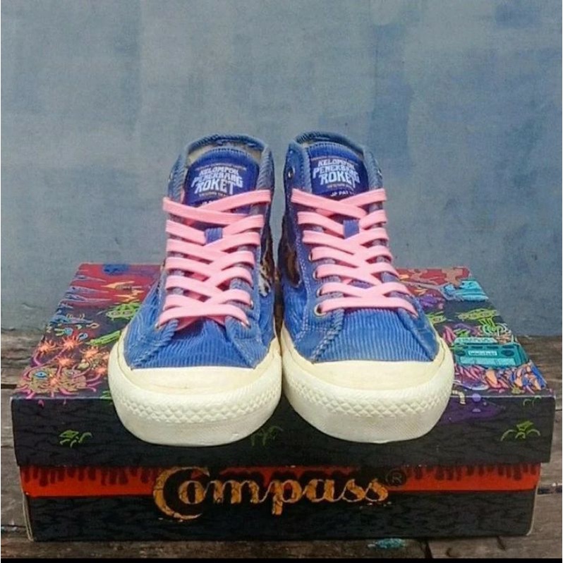 Jual Compass x Kelompok Penerbang Roket "JP Patton" | Shopee Indonesia