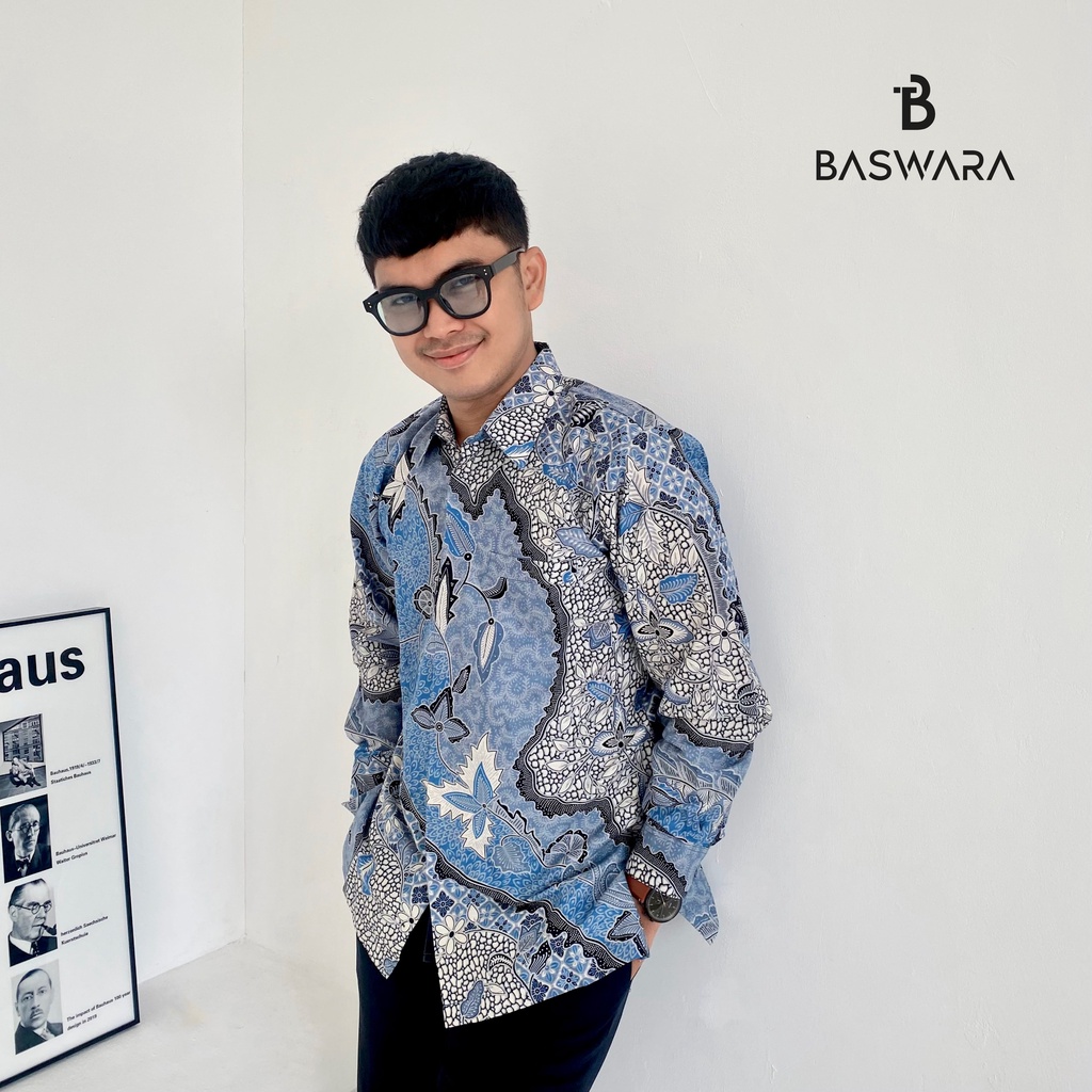 Jual Baswara Batik Pria Lengan Panjang Biru Muda A26 | Shopee Indonesia