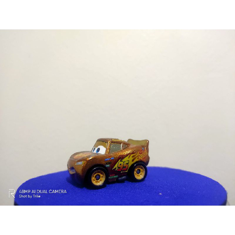 Jual cars mini racer Gold Lightning McQueen loose | Shopee Indonesia