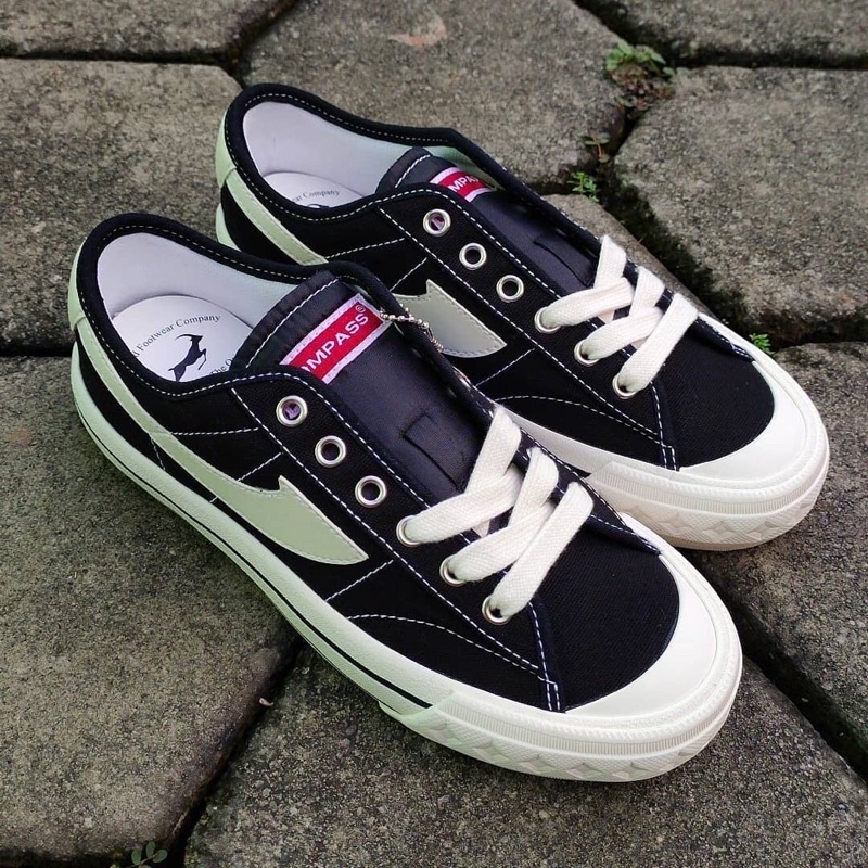 Jual [100% Original] Sepatu Compass Retrograde Low High Black white ...