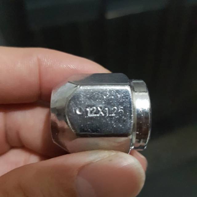 Jual Mur Baut Velg Ban Mobil Lug Nut Fujita Pendek Uk.21x12x1.25 Chrome ...