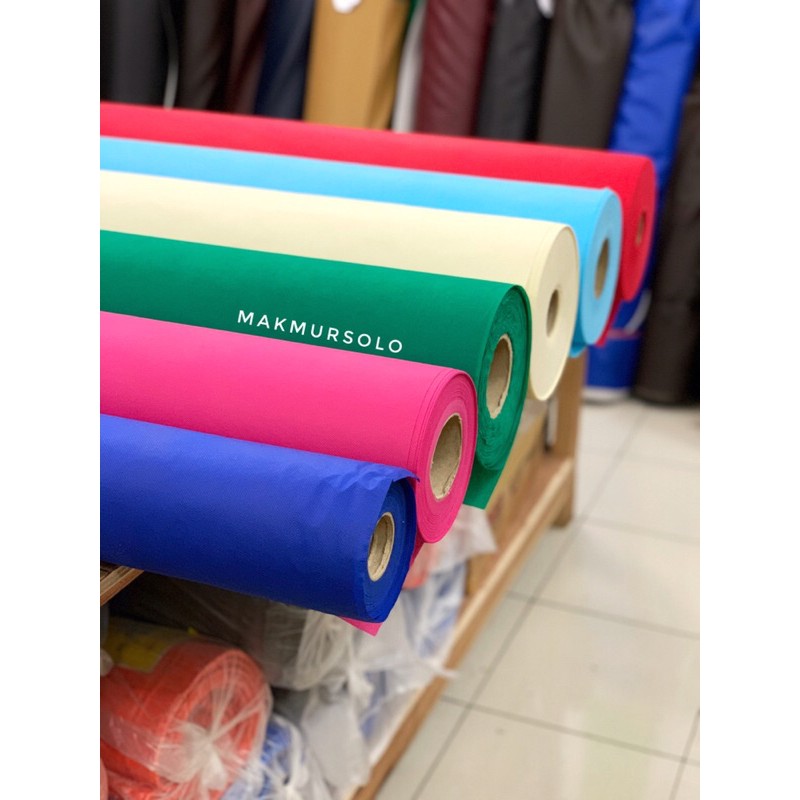 Jual Kain Spunbond Polos Warna Lebar 1,6M Gramasi 75 Cover Bouquet Alas ...