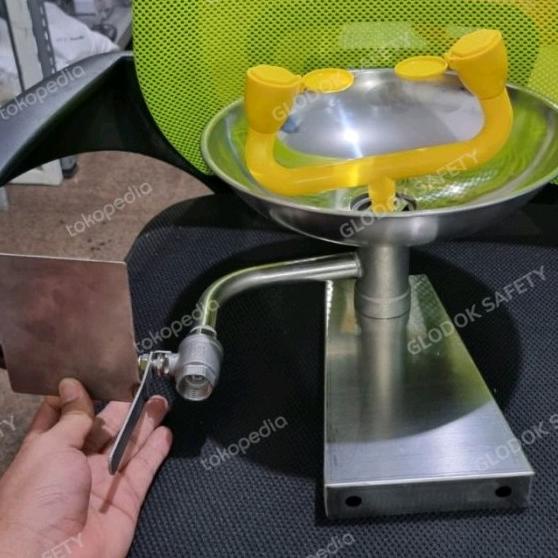 Jual Alat Pencuci Mata / Emergency Eye Washer Shower Stainless Steel ...