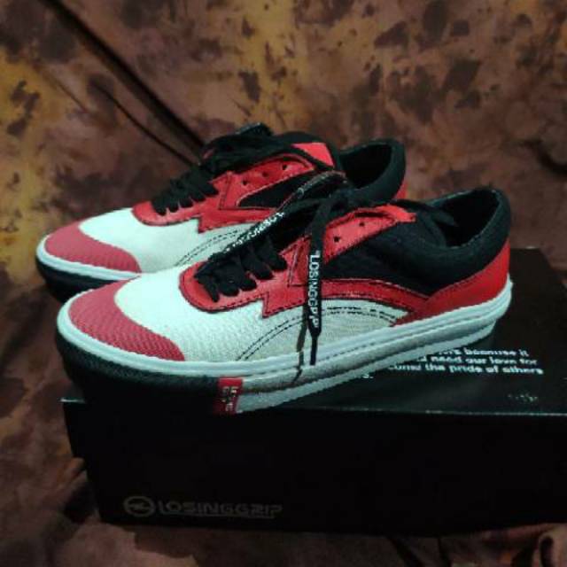 Jual LOSING GRIP LOW RED SPECIAL LIMITED EDITION | Shopee Indonesia