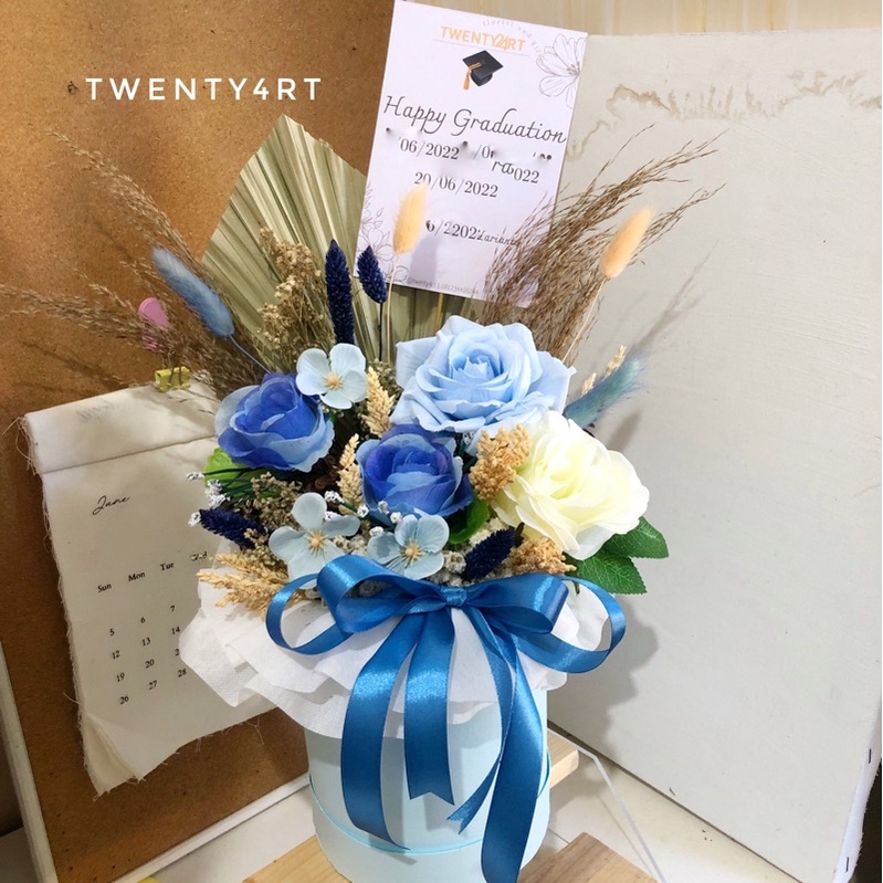 Jual Medium Bloom box dried flower mix Articifial flower Kado wisuda ...