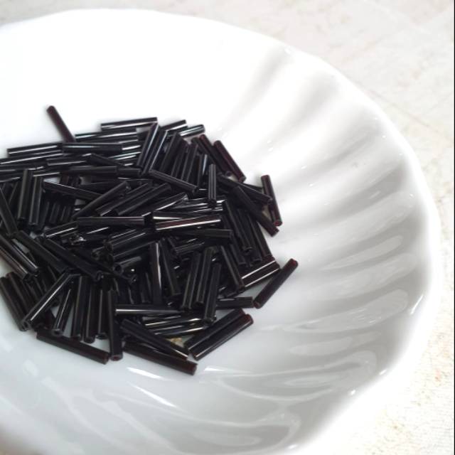 Jual Manik Payet Bambu Panjang 1,2 cm Semi Jepang - Hitam (10 gram ...