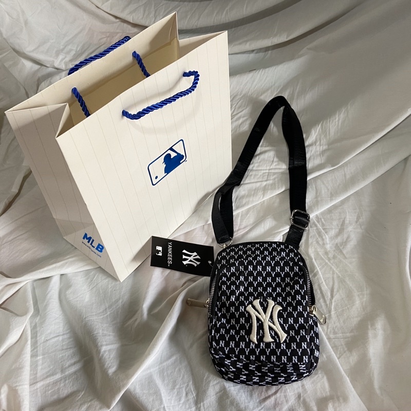 Jual Sling Bag NY MLB Monogram Black / Hitam with Paperbag | Shopee ...