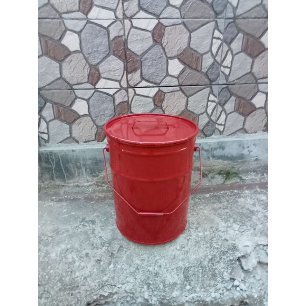 Jual ember kaleng cat / tempat bakar sampah / tong sampah 20 liter ...
