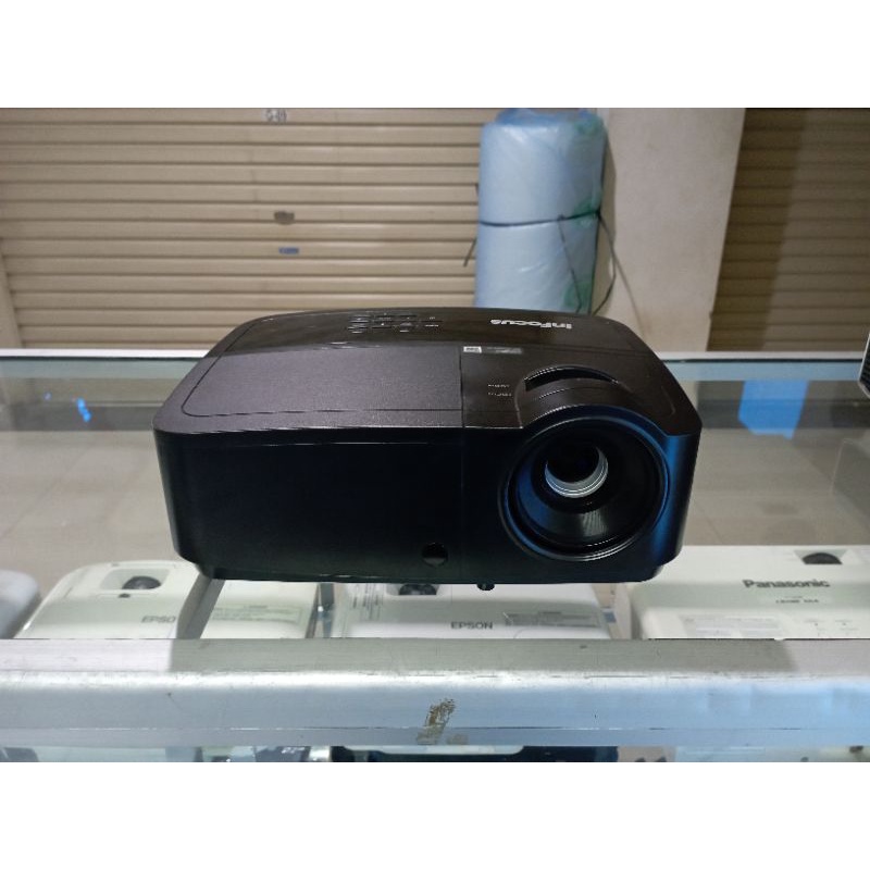Jual proyektor InFocus in124a. 3500 lumens. xga. HDMI. bekas normal ...
