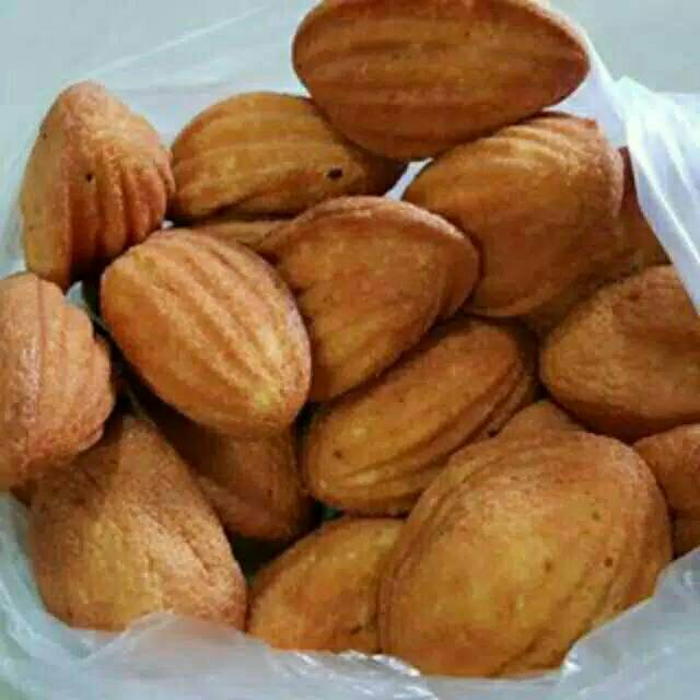 Jual BUNGA ANGGREK Kue Bolu gang Bangau Pontianak / Kue Kering / Kue ...