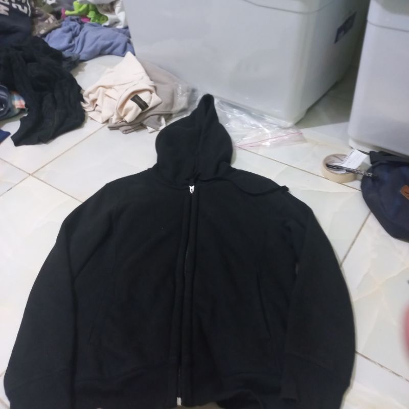 Jual Uniqlo sherva pesanan mas dani | Shopee Indonesia