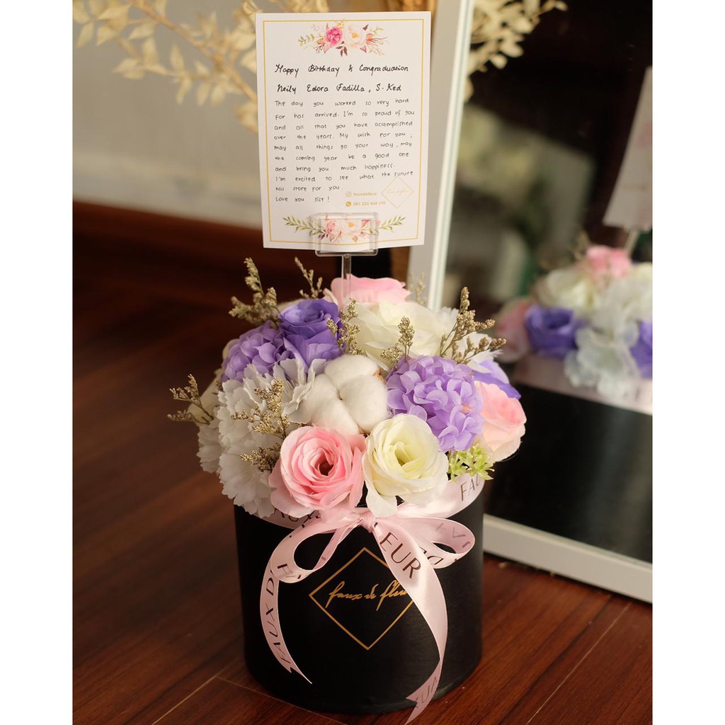 Jual bunga box, bunga wisuda, box kado, box ulangtahun | Shopee Indonesia