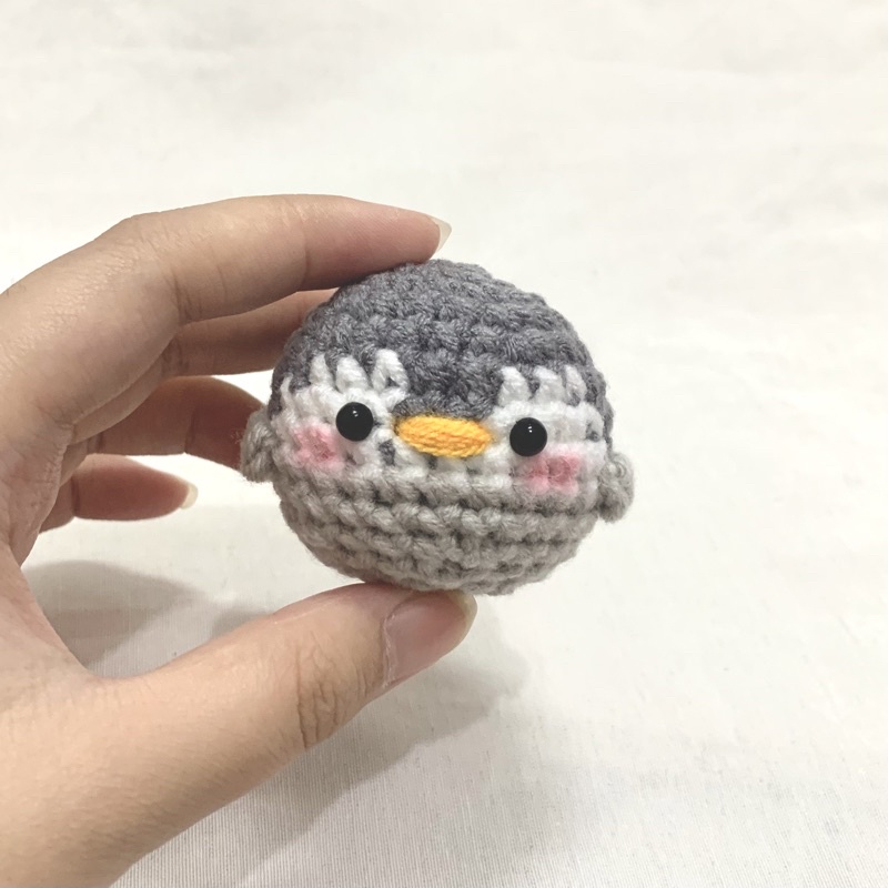 Jual gantungan kunci boneka rajut amigurumi pinguin kecil / keychain ...