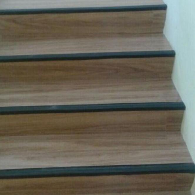 Jual ☁ Step nosing / Stepnosing / Stepnoising karet / Karet Tangga ...