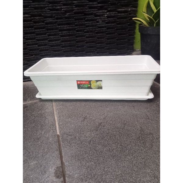 Jual Pot Segi Panjang plus Tatakan 40/Pot Tanaman Panjang dan Tatakan ...