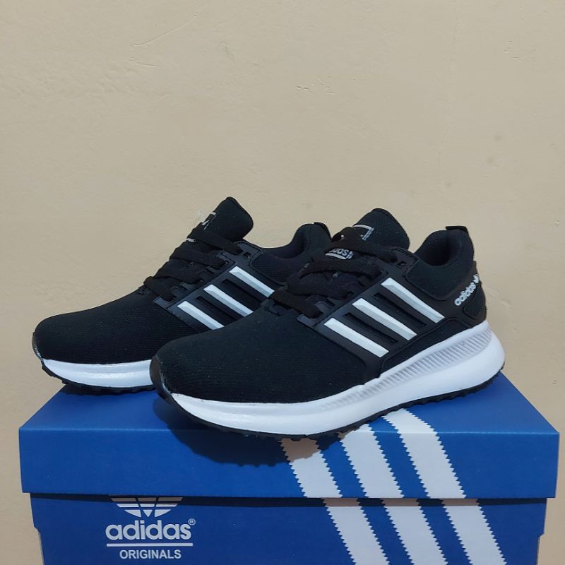 Jual Sepatu Adidas Original Terlengkap & Harga Terbaru April 2026 ...