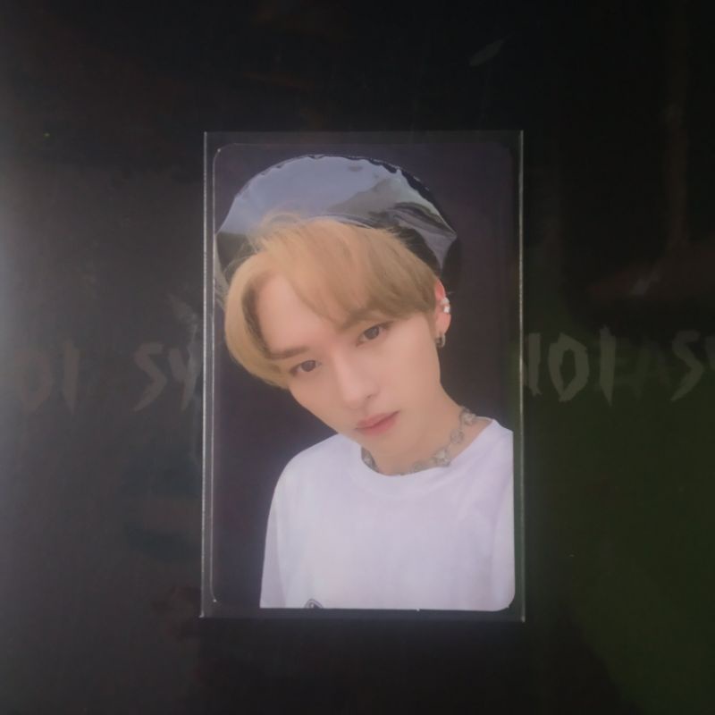 Jual photocard pc stray kids lee know beret noeasy | Shopee Indonesia