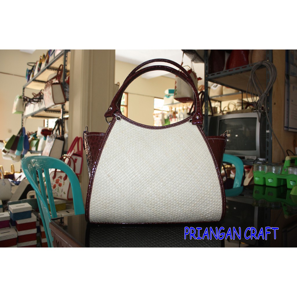 Jual Tas Anyaman Pandan Model Anting | Shopee Indonesia