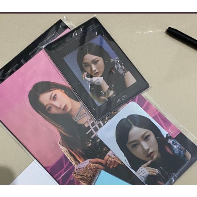 Jual Hologram Standee SEALED + Photo Magnet Giselle Next Level Aespa ...