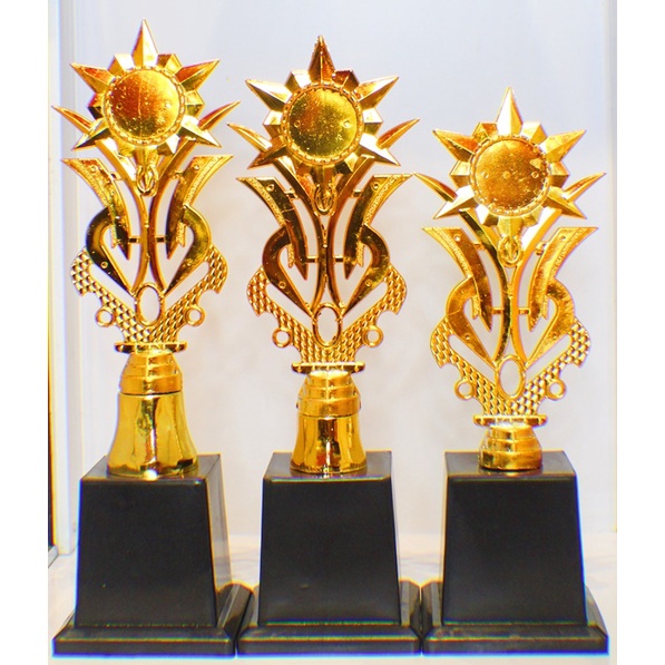 Jual PIALA SET JUARA 123 GOLD LOMBA 17 AGUSTUS 2022 VOLI BADMINTON ...