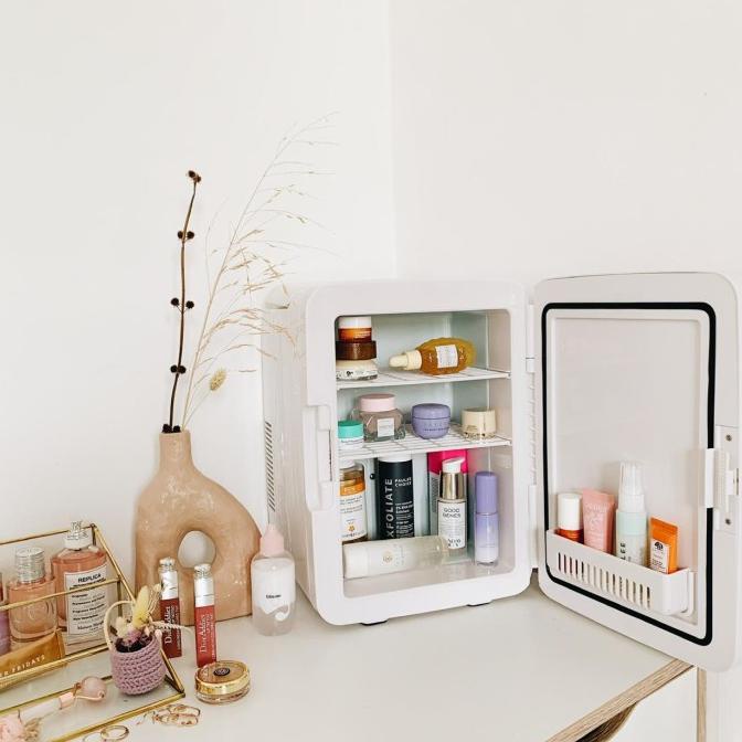 Jual Kulkas Mini Skin Care / Mini Skincare Fridge - 10L Silver | Shopee ...