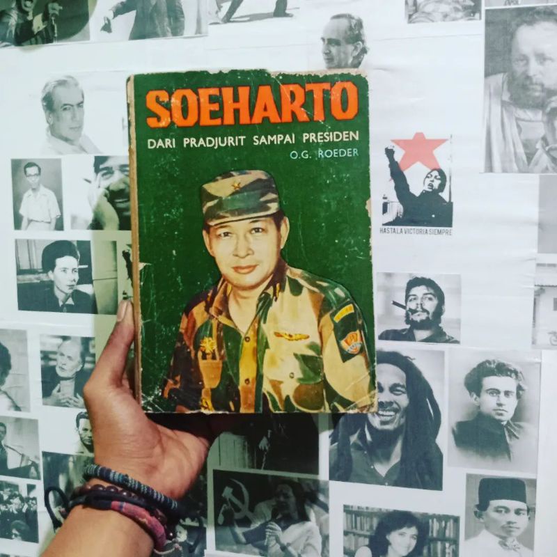 Jual Anak Desa: Biografi Presiden Soeharto | O.G. Roeder | Siti ...