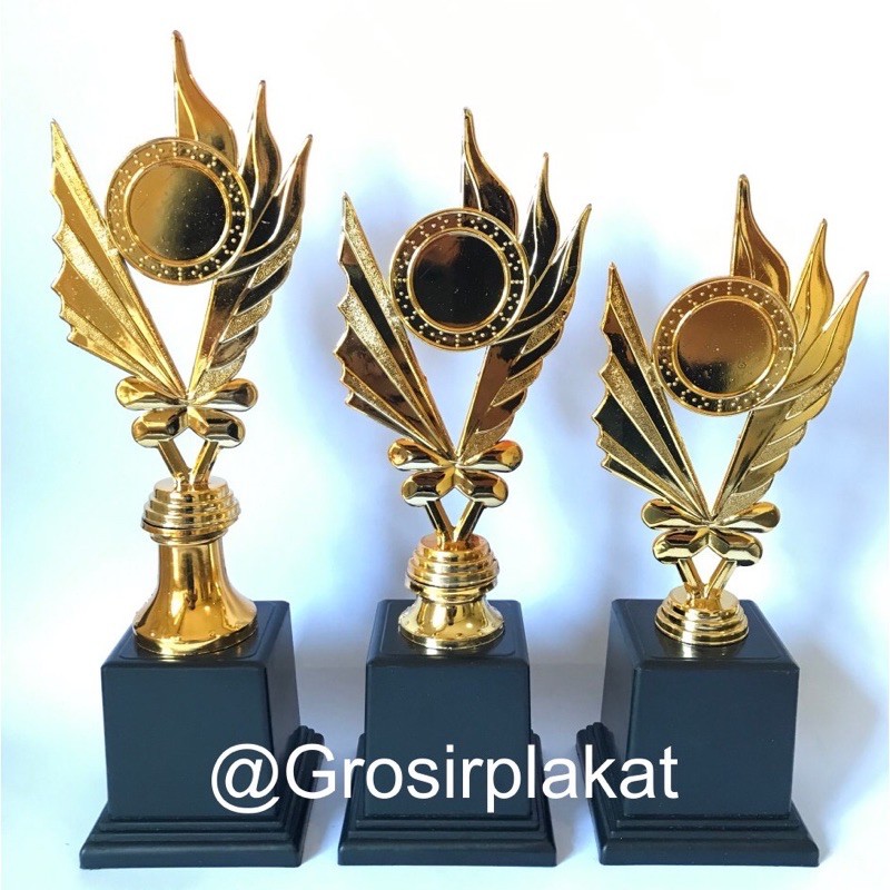 Jual Piala 1 Set Emas PIALA PLASTIK 1 SET | Shopee Indonesia