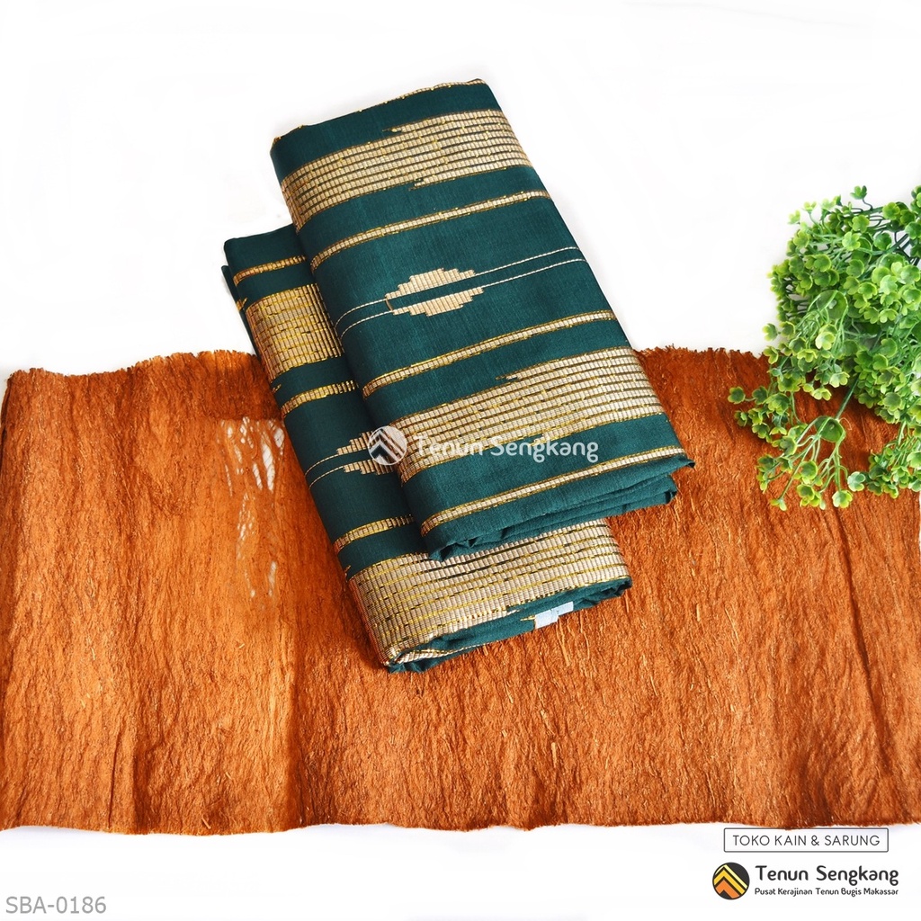 Jual Sarung Bugis Sutra Makassar Tenun Asli Hijau - Athirah by Tenun ...