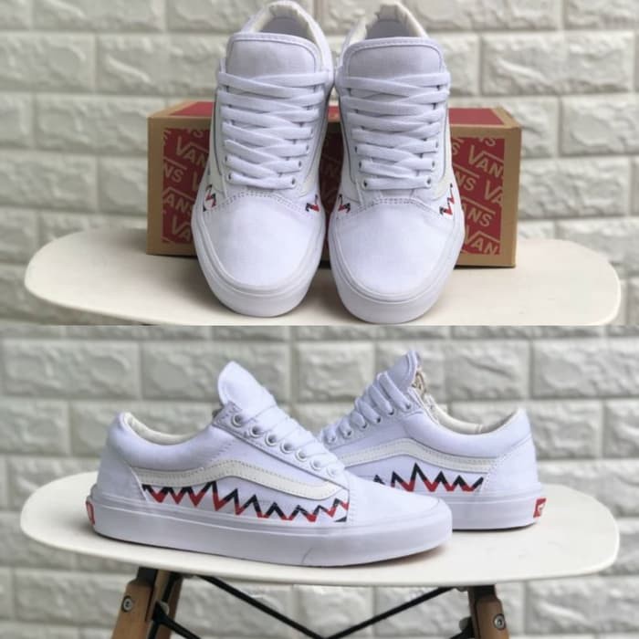 Jual Sepatu BAPE x Vans Old Skool Shark Tooth White BNIB Original ...