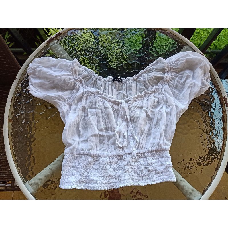 Jual CUTE WHITE CROP TOP (PRELOVED) | Shopee Indonesia