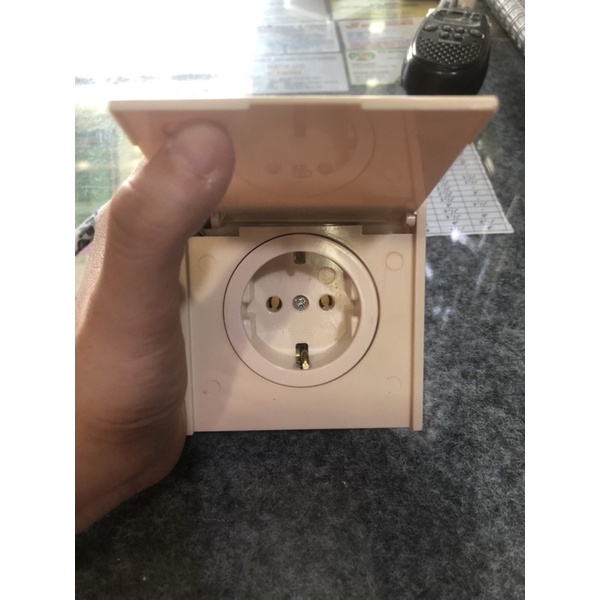 Jual STOP KONTAK + TUTUP BROCO | Shopee Indonesia