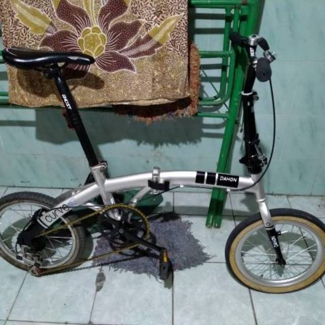 Jual SEPEDA LIPAT CUSTOM DAHON CURVE 16" SECOND LIKE NEW - SELI DAHON ...
