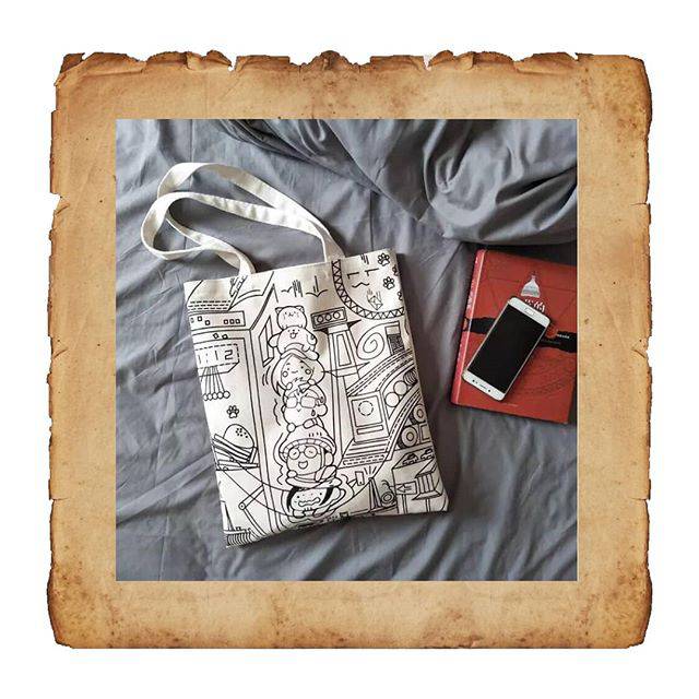 Jual GSHOP-Totebag comic (ready stock) | Shopee Indonesia