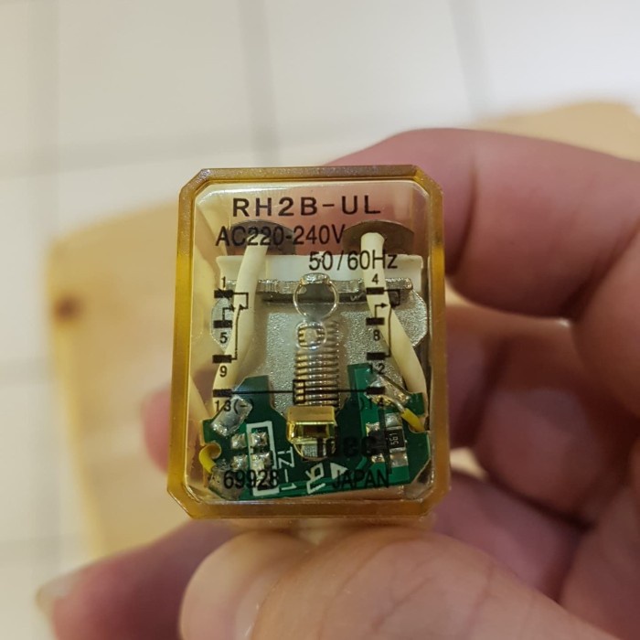 Jual RELAY IDEC RH2B-UL 220V / RH2BUL 220-240VAC RH2B / RH2B-U | Shopee ...