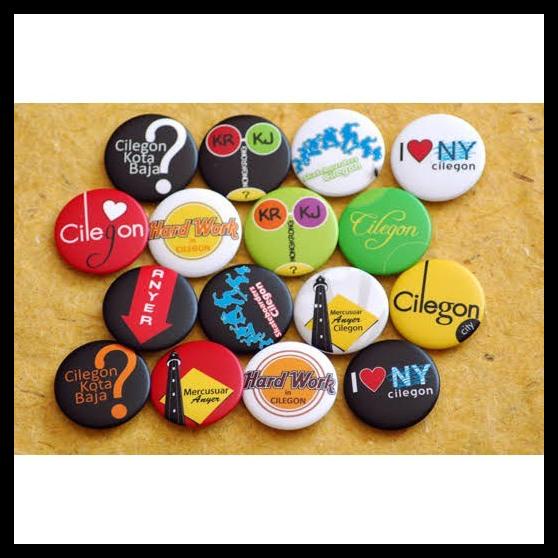 Jual Pin 44 Mm Laminasi Kulit Jeruk Logo Kampus Universitas Murah Foto ...