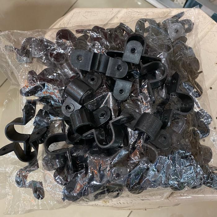 Jual Komponen Listrik Klem Pipa Conduit Hitam 20Mm Isi 100Pcs | Shopee ...